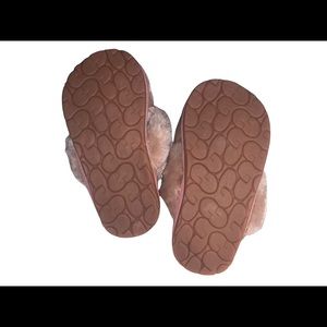 Shoes | Vepose Cross Band Slippers Soft Plush Furry Girl Size 111 ...